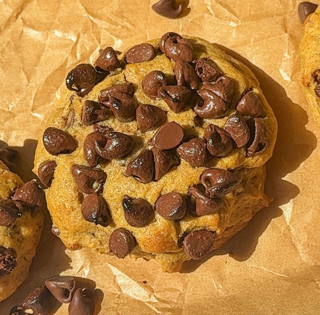NYC-Style Pumpkin Chocolate Chip Cookies — Massive, Hockey-Puck-Size ...