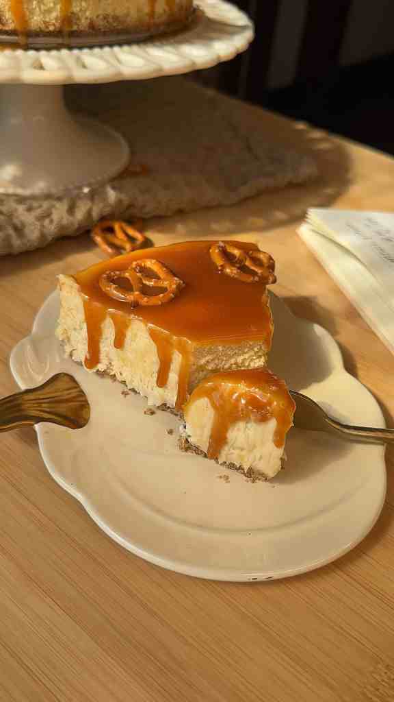 Salted Caramel Pretzel Cheesecake (Sweet & Salty Perfection) - No Bake ...